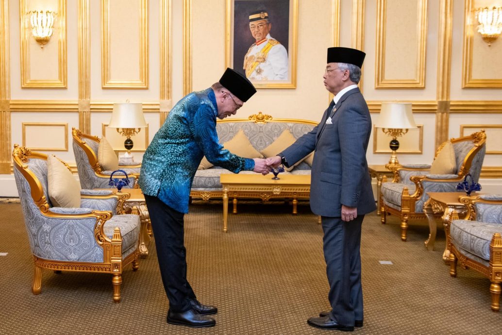 元首卸任前见安华 最后一次开内阁会前会 - 国内 - 即时国内